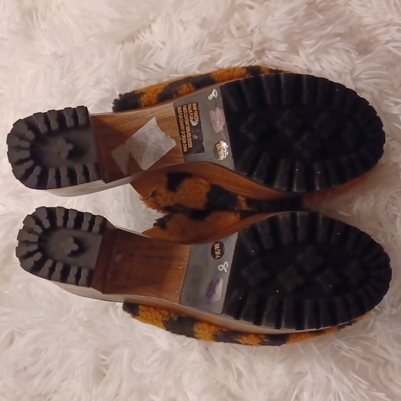 Jessica Simpson | Shoes | Jessica Simpson Animal Print Tollia Cozy ...